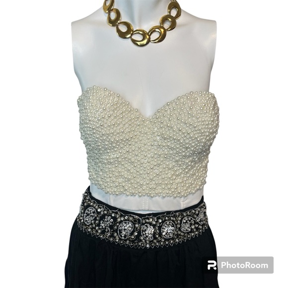 Lydia | Tops | Y2k Lydia White Pearl Corset Top With Black Beaded Belt ...